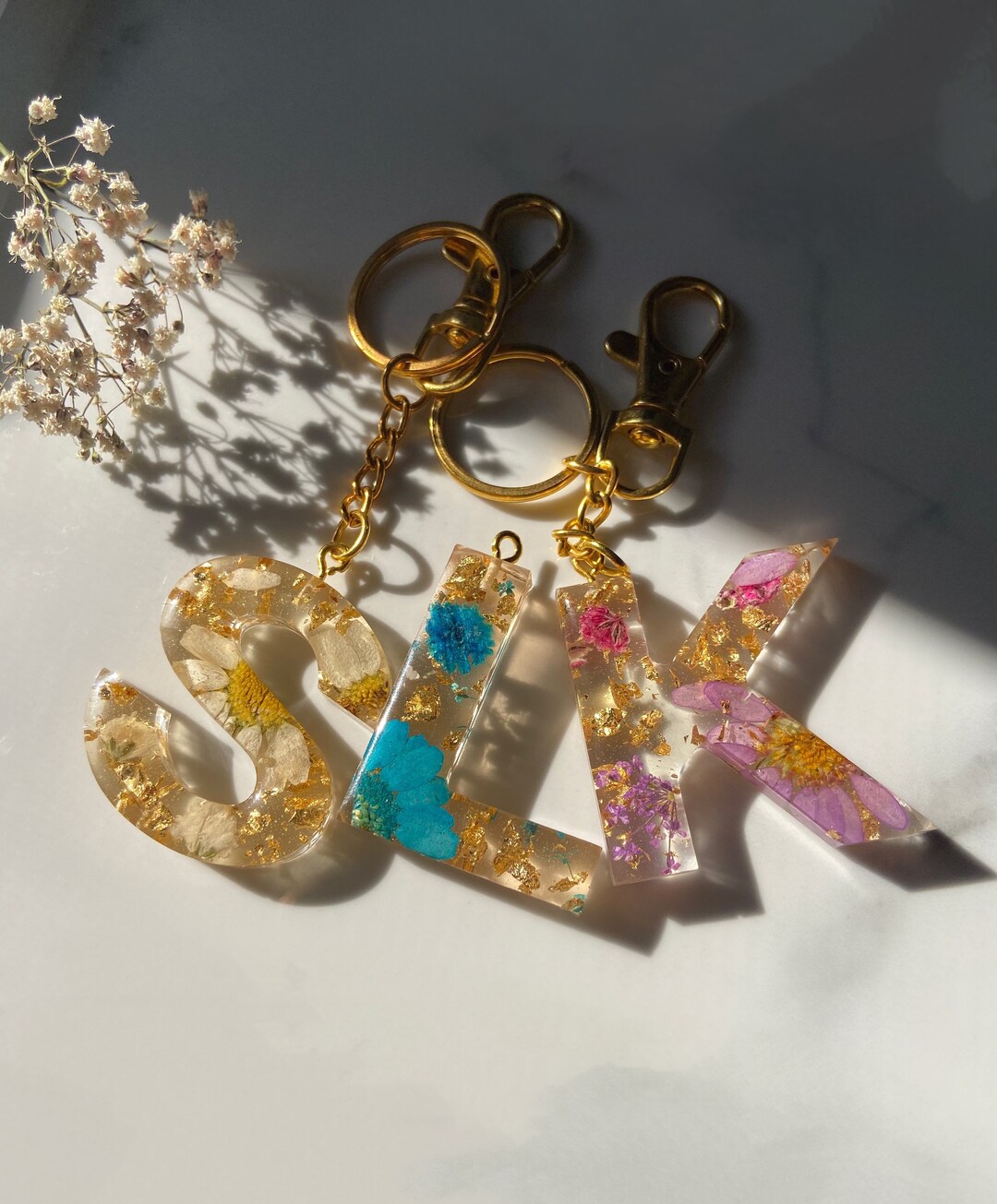 Real Flower Resin Keychains, 3D Letters, Gift, Handmade Keychains - Etsy