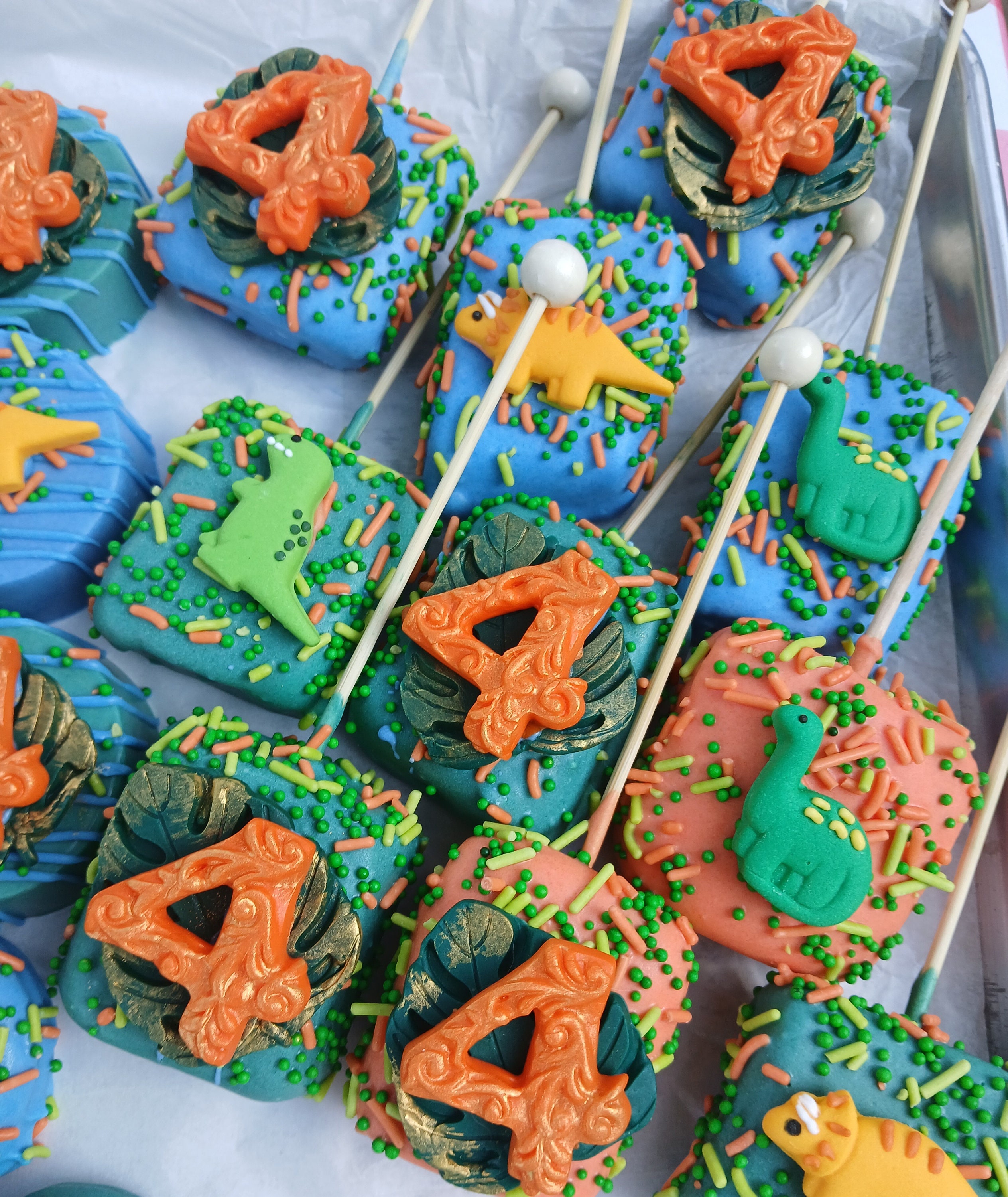 Gluten Free Dinosaur Party Treats: Oreos, Pretzels, Cakepops (60 Pieces ...