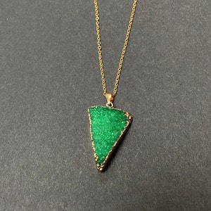 PARAKEET GREEN Agate Geode Triangle Point Druzy Pendant Necklace ...