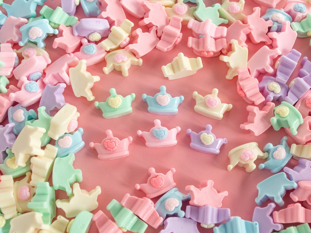 10 Miniature Assorted Pastel Crown Cabochons, 17mm Resin Princess Cab ...