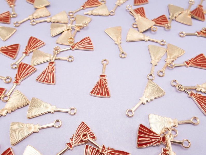 10 Enamel Red Halloween Witches Broom Charm, Gold Toned Metal, Broom ...