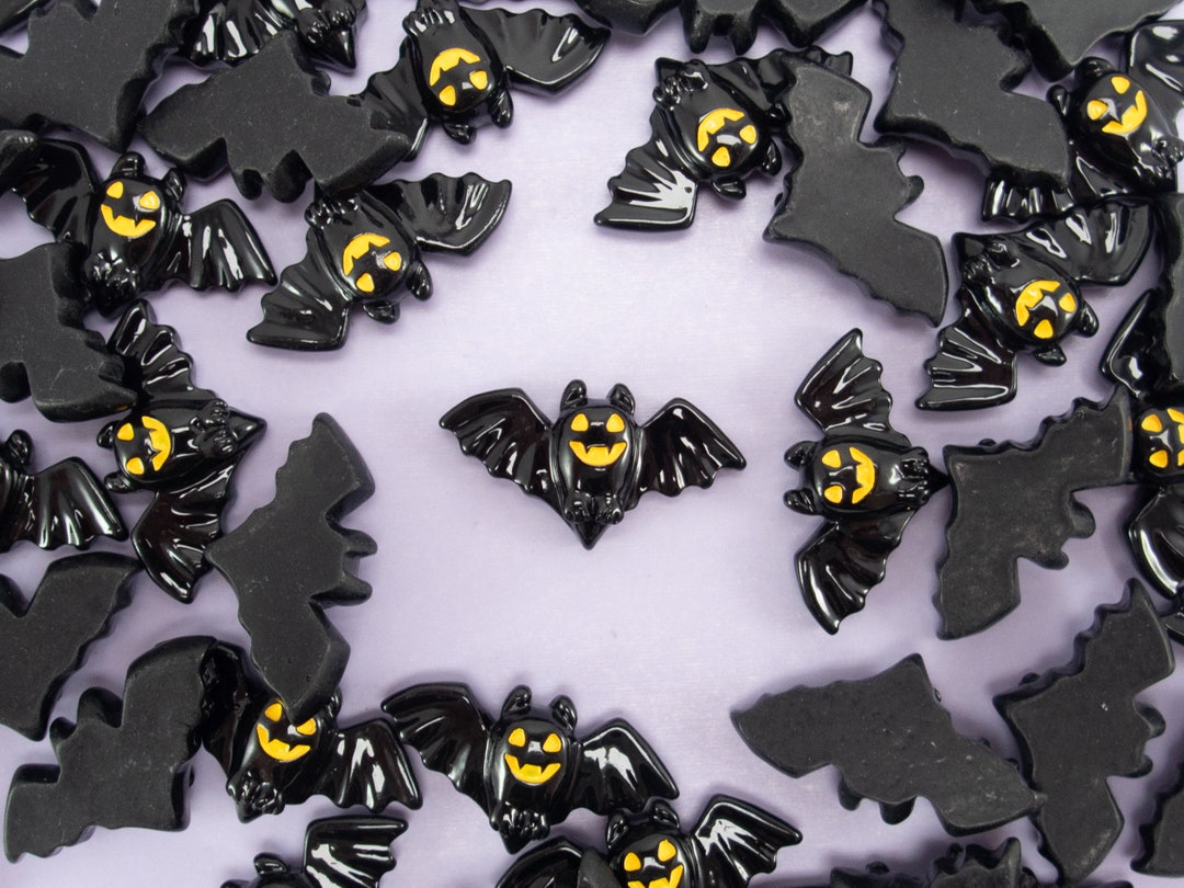 5 Miniature Black Bat Cabochons, 33mm Resin Halloween Cabs, Shaker Mold ...