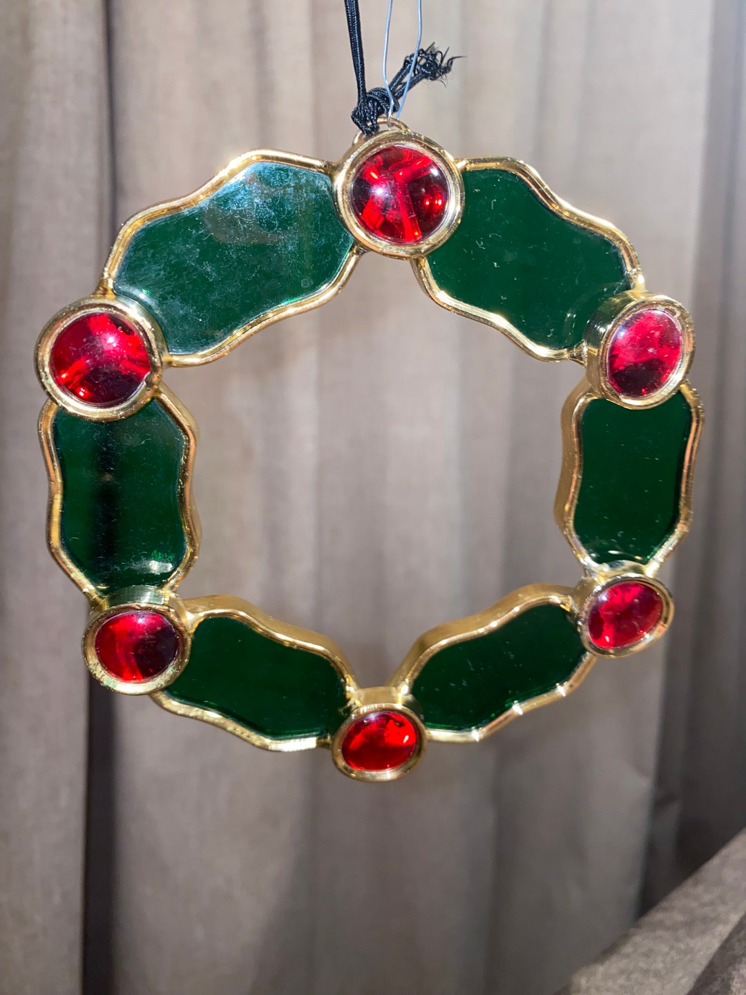 Vintage Holly Berry Stained Glass Wreath Suncatcher - Etsy