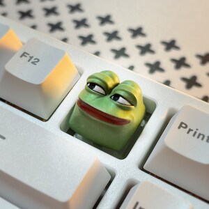 Pepe the Frog Artisan Keycap for Cherry MX Mechanical Keyboard - Etsy