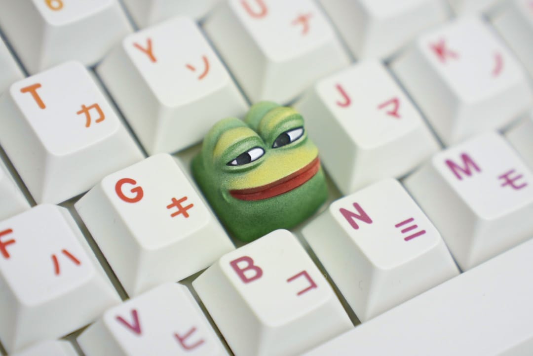 Pepe the Frog Artisan Keycap for Cherry MX Mechanical Keyboard - Etsy