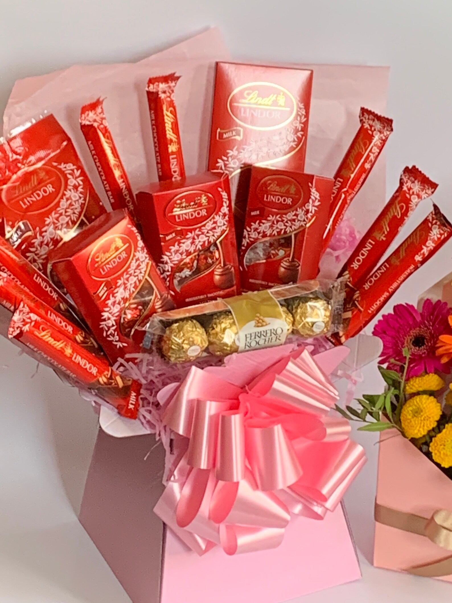 XL Lindor chocolate bouquet & fresh real flowers package. | Etsy
