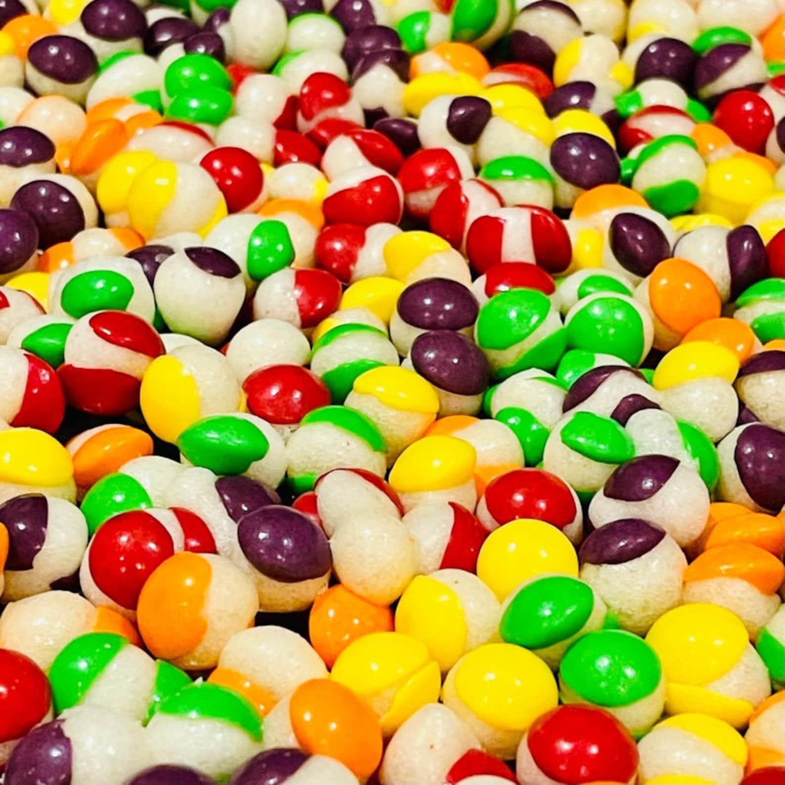 Freeze Dried Multi Fruit Flavour Round Was Chewy Now Crunchy Candy 100g ...