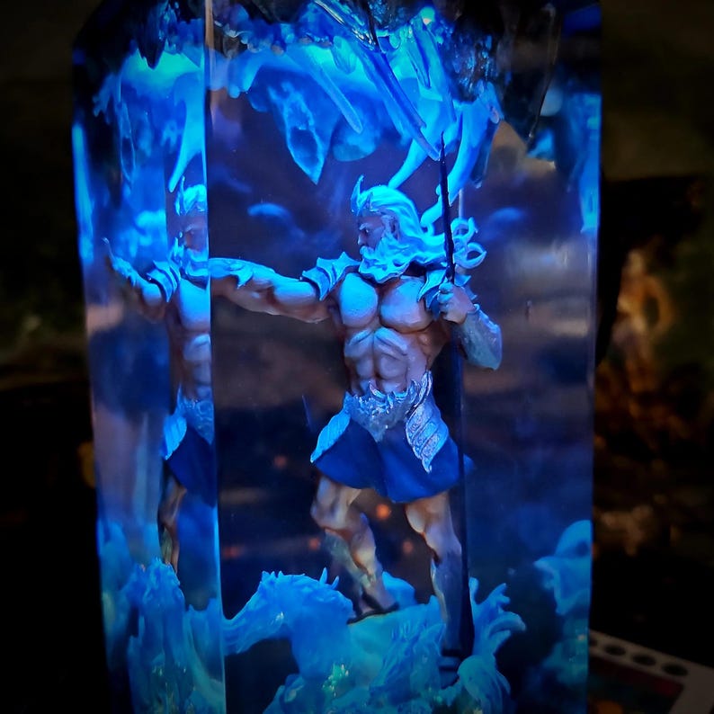 Kratos Vs Hydra God of War Lamp Hand‑cast Resin Night Lamp, Resin ...
