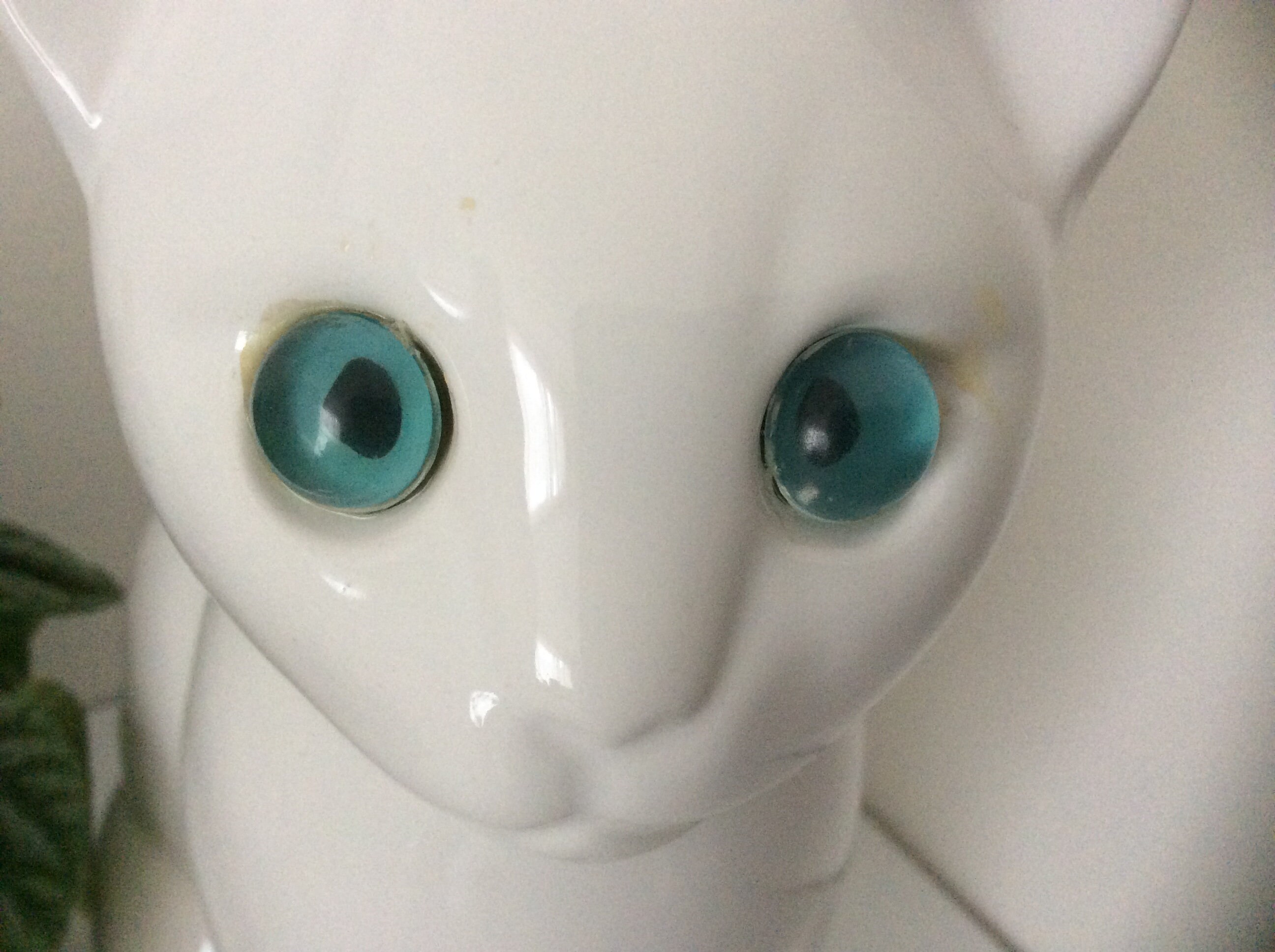 ELPA Alcobaca Vintage Genin Trudeau White Cat With Blue Eyes - Etsy Canada