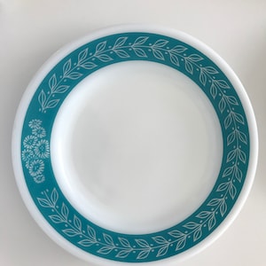 Pyrex Bluegrass Tableware Dinner Plates Laurel Leaf USA - Etsy