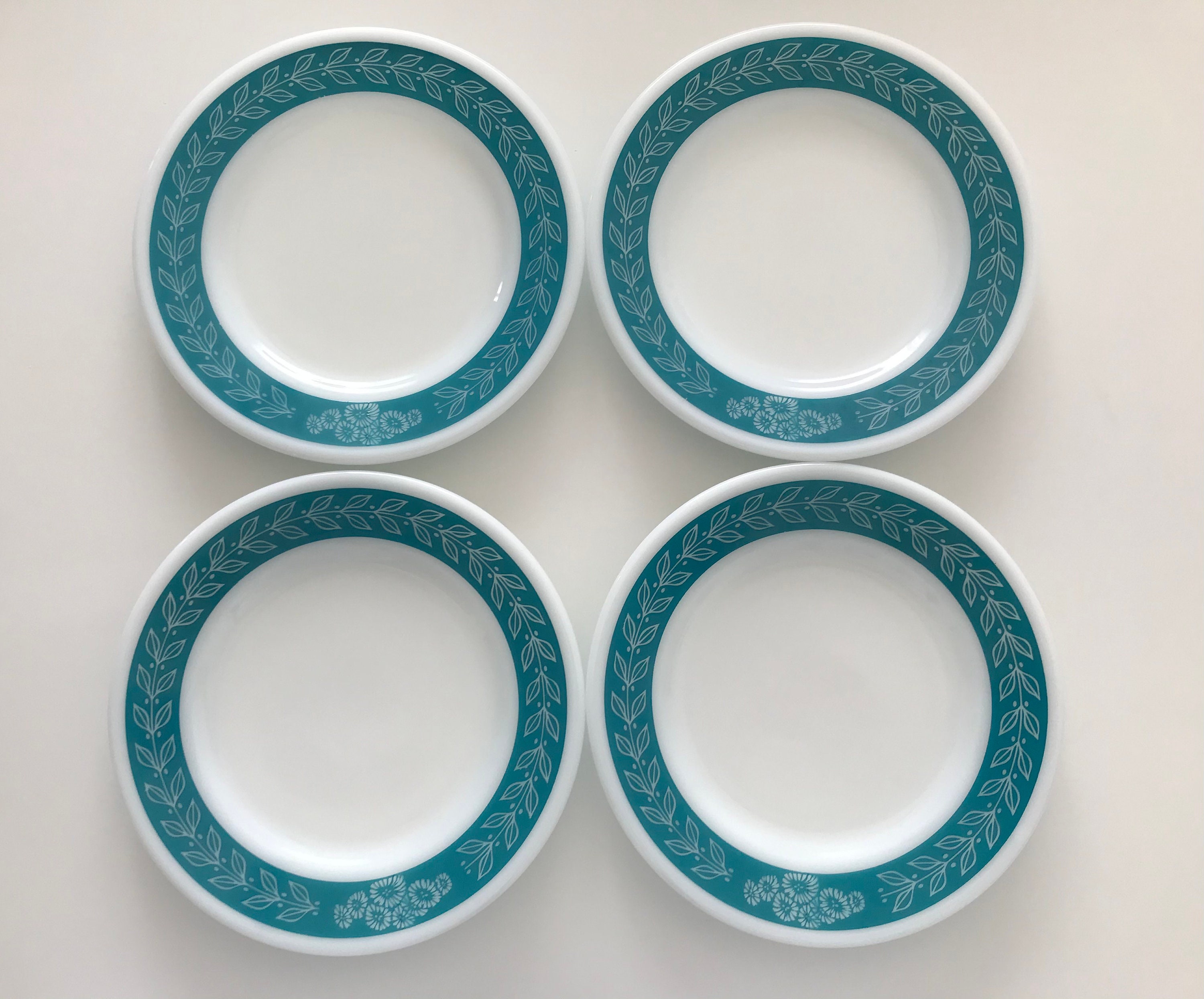 Vintage Pyrex Dinner Plate - Etsy