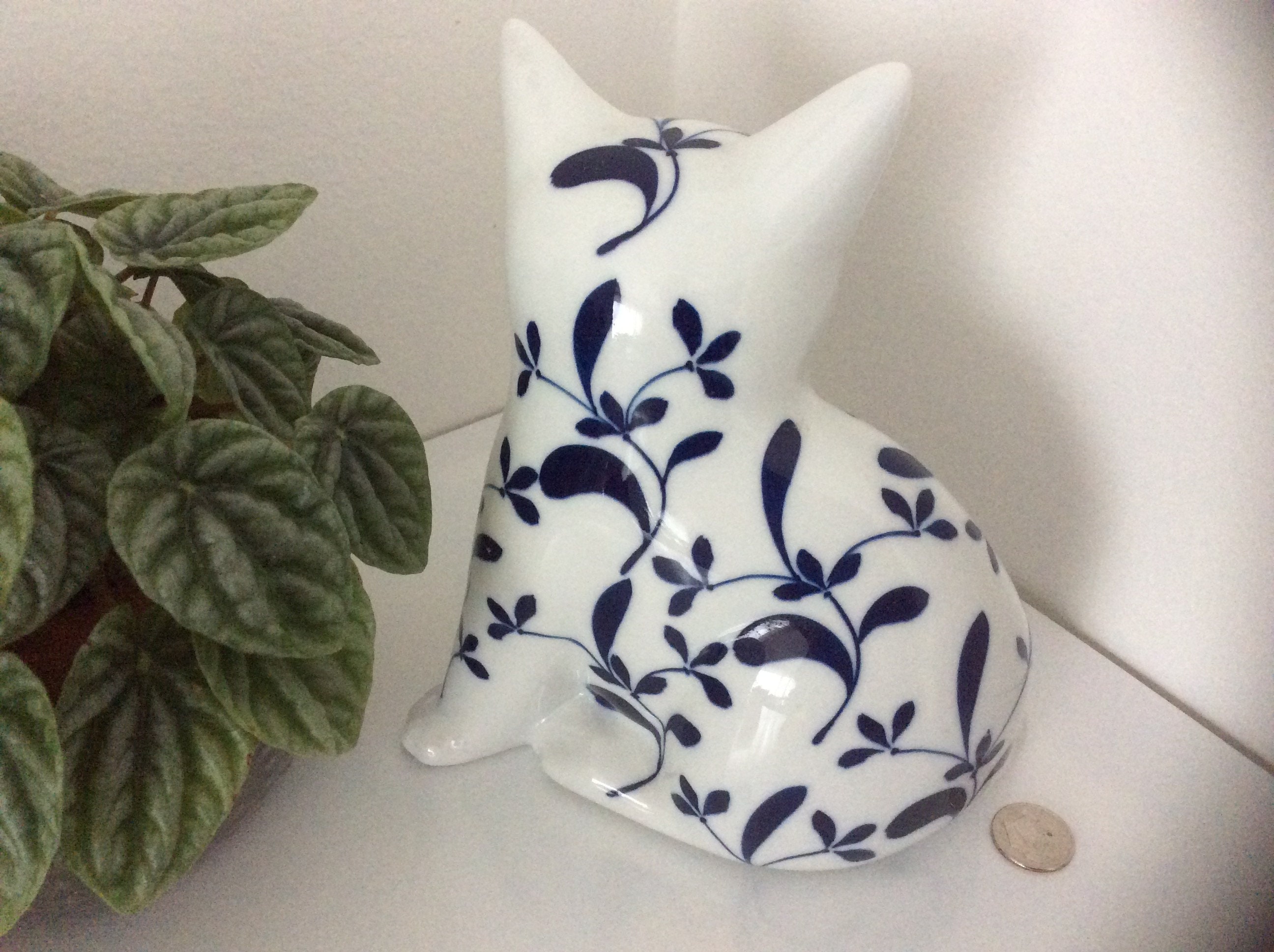 Genin Trudeau White Cat With Blue Eyes Decorated Cobalt Blue - Etsy Canada