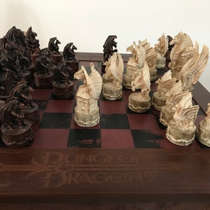 Dungeons & Dragons Chess Set ( Limited Edition) - Etsy