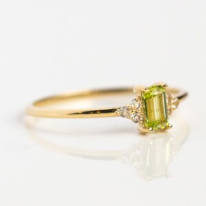 Peridot Baguette Ring-14k Yellow Gold Peridot Ring-statement - Etsy