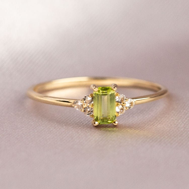 Peridot Baguette Ring-14k Yellow Gold Peridot Ring-statement - Etsy