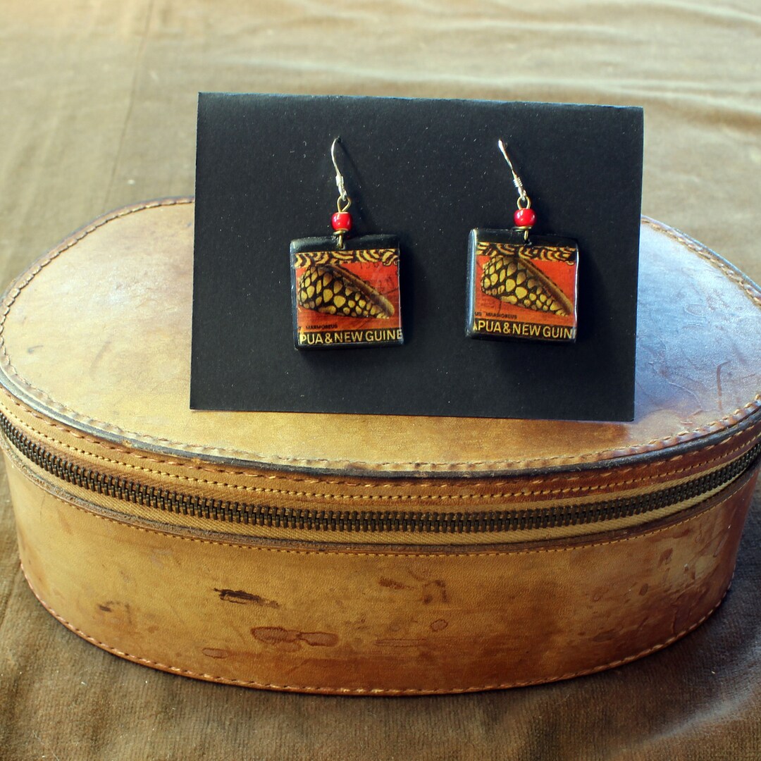 FUNKY 80’s Retro Seashell Postage Stamp Square Drop Earrings ...