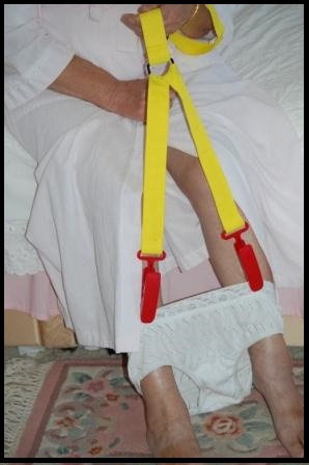 Clip and Pull Social Distancing Dressing Aid. Reach to Pull up ...