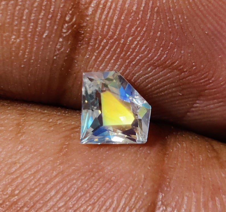 Rainbow Andesine , Diamond Cut, 0.61 Carat Gemstone - Etsy