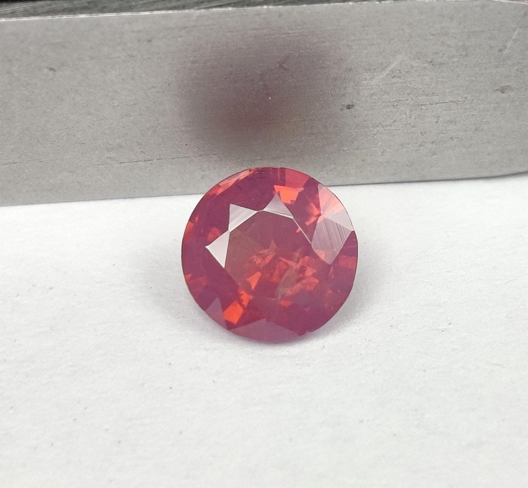Pinkish Peach Sapphire: 0.67 Carat Round Cut Gemstone - Etsy