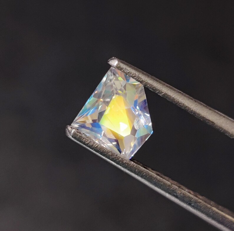 Rainbow Andesine , Diamond Cut, 0.61 Carat Gemstone - Etsy