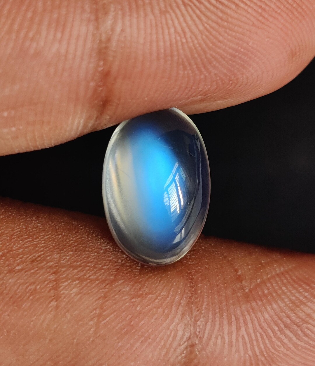 AAAA+ Royal Blue Moonstone: 4.15 Carat Oval Gemstone - Etsy