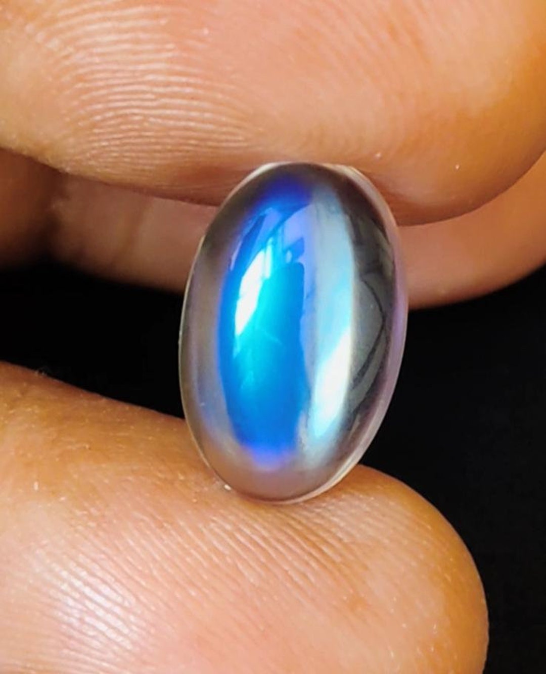 Royal Blue Sheen Moonstone: Natural Oval Gemstone, 4.00 Carat - Etsy