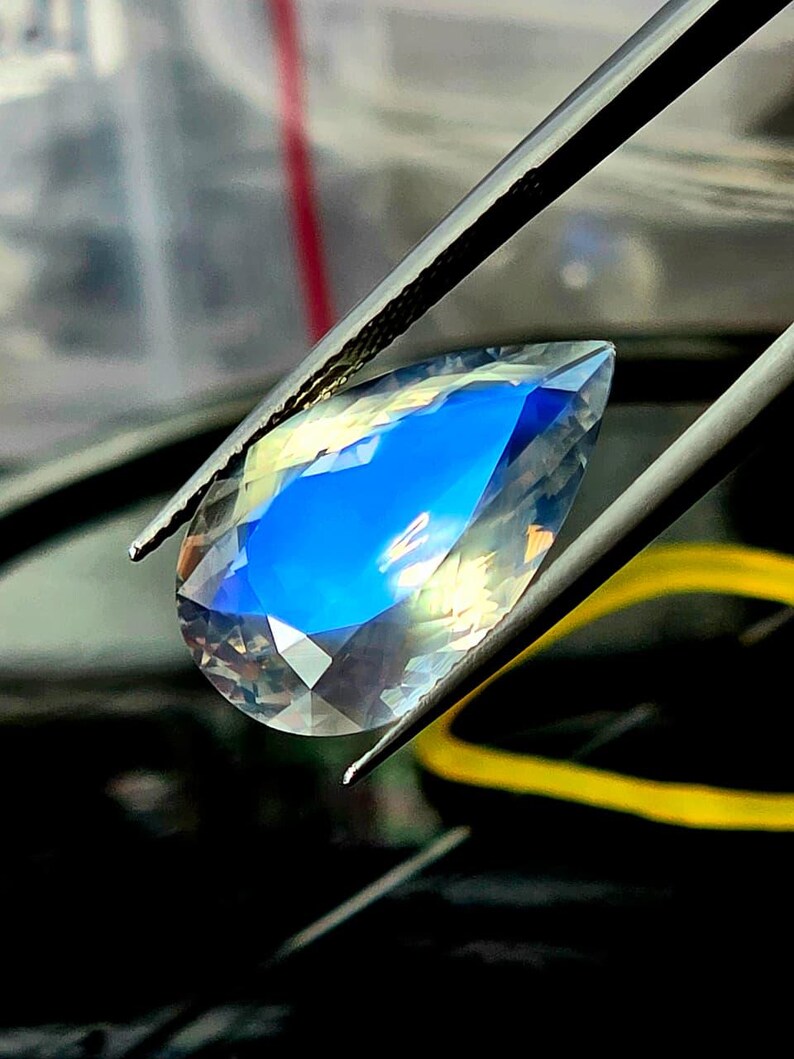 Rare Blue Moonstone 100% Natural Very Sharp Blue Sheen/ Flashy Amazing ...