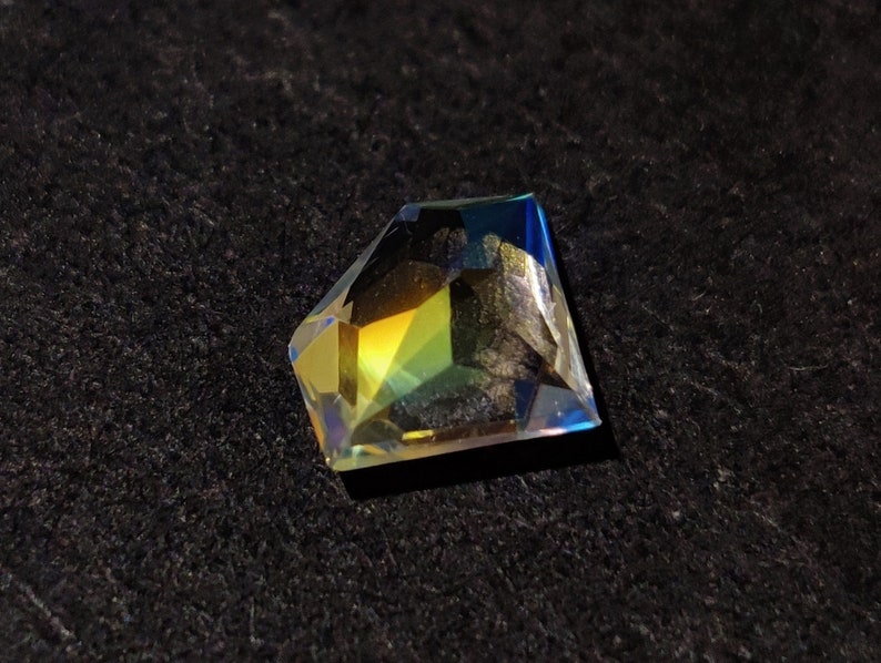 Rainbow Andesine , Diamond Cut, 0.61 Carat Gemstone - Etsy