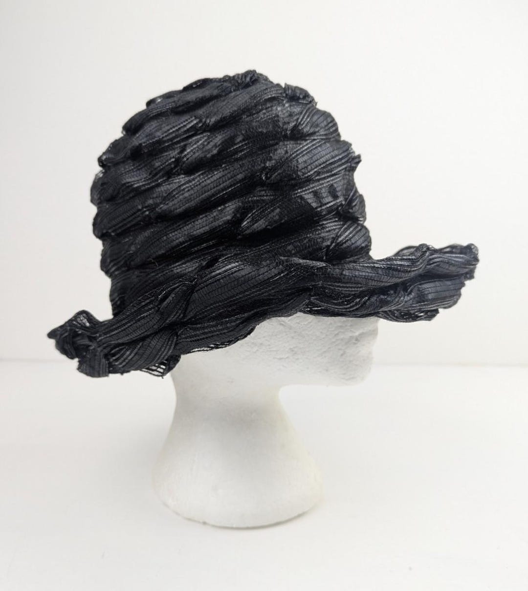 Vintage Cloche Hat Rafia/straw/cellophane Black Made in Switzerland ...
