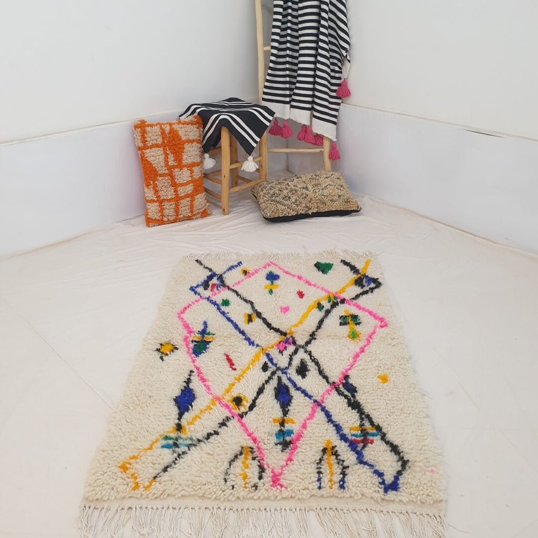 White Azilal Moroccan Rug Berber Moroccan Rug Moroccan Bedroom Rug ...