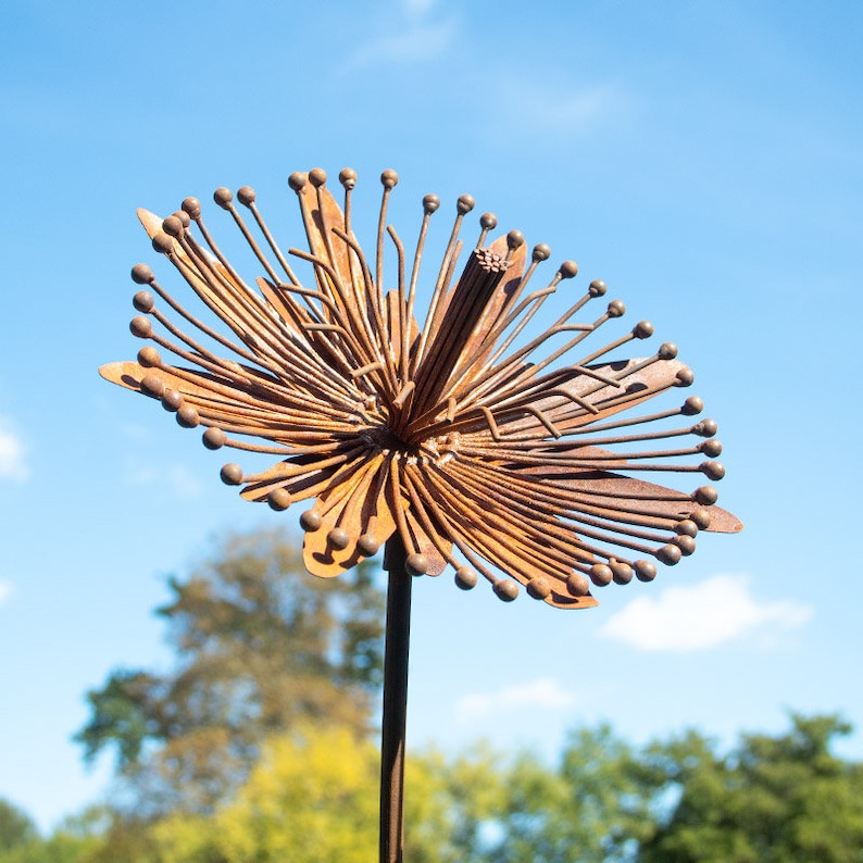 Rusted Metal Flower Garden Stakes - Etsy