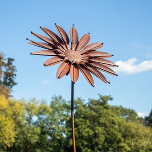 Rusted Metal Flower Garden Stakes - Etsy