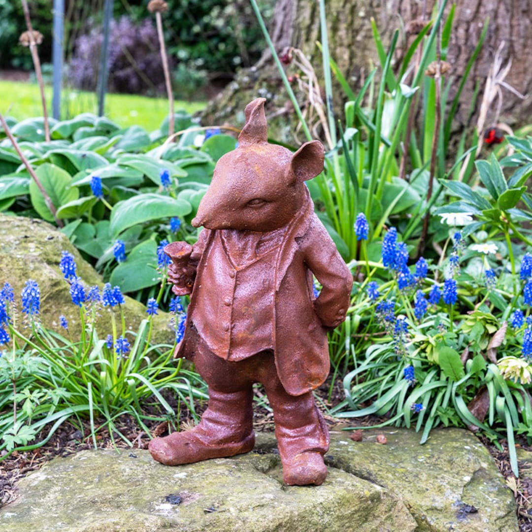 Mr Ratty Cast Iron Garden Statue - Wind in the Willows Fictional ...
