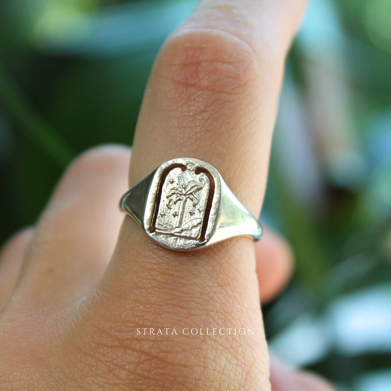 Tree Signet Ring - Etsy