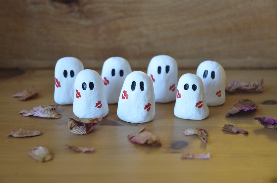 Sweet Kisses Ghosties Ghost Lips Spooks Spooky Season Alternative Decor ...