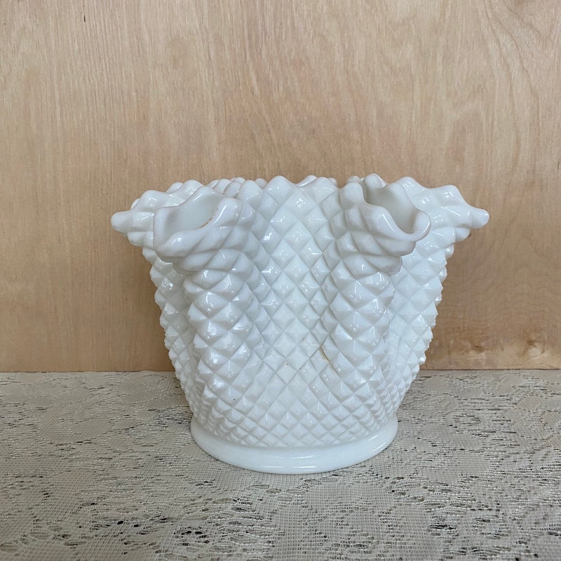 Large Milk Glass Vase - Etsy
