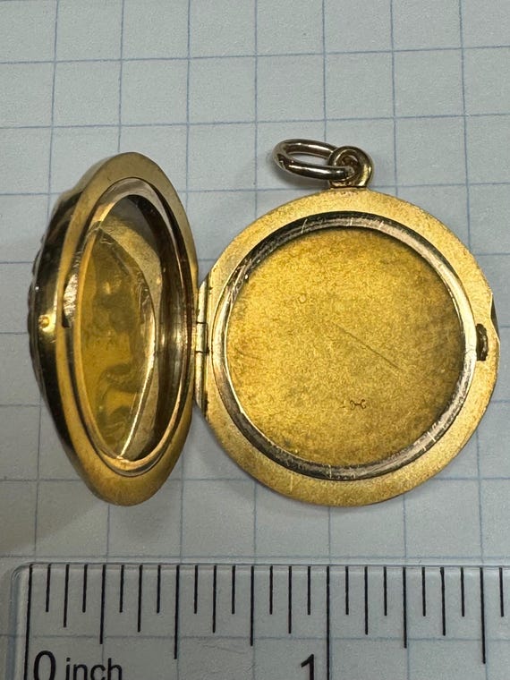 Antique Locket Dragons in Battle 14k Gold made by Cla… - Gem