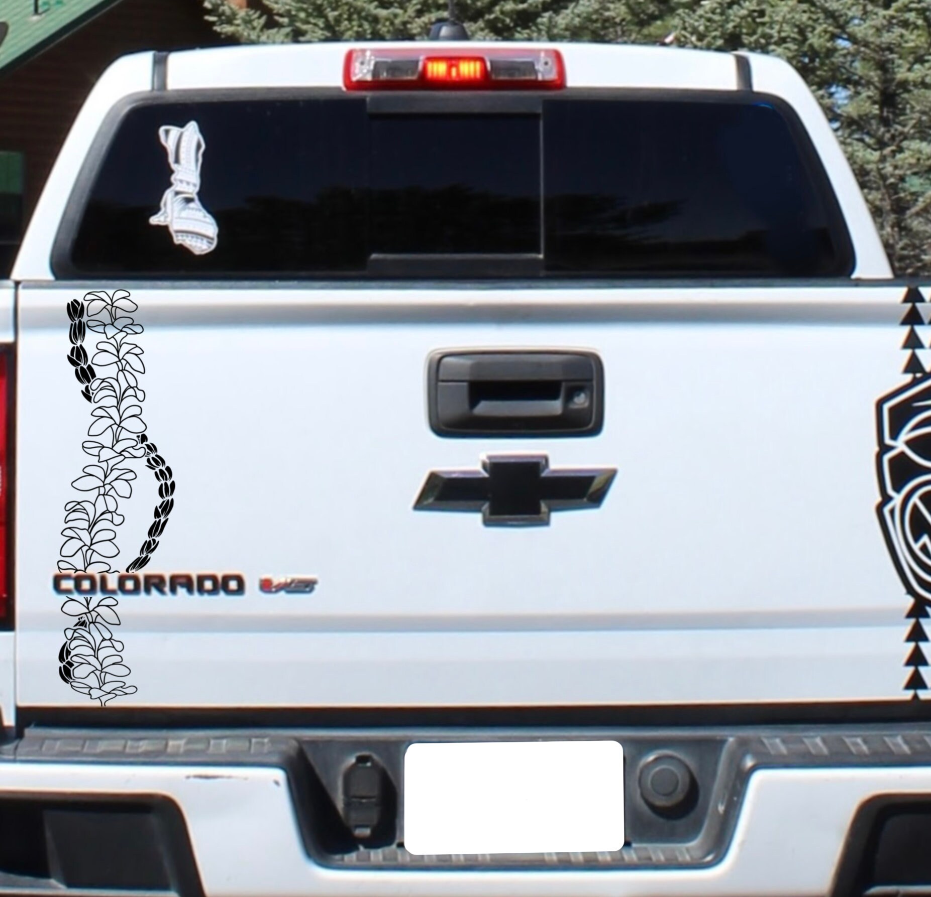 Plumeria and Pikake Lei Decal - Etsy