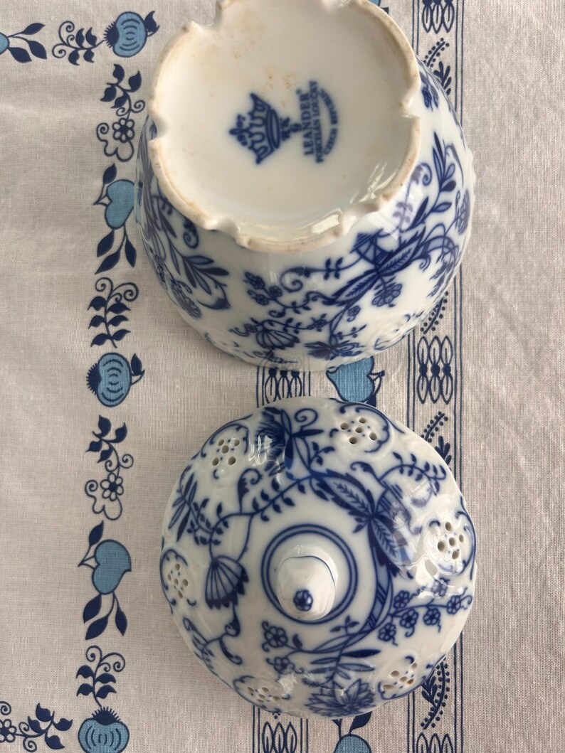 Vintage Blue & White Onion Ware Tea Cups and Saucers Set of 4 - Etsy