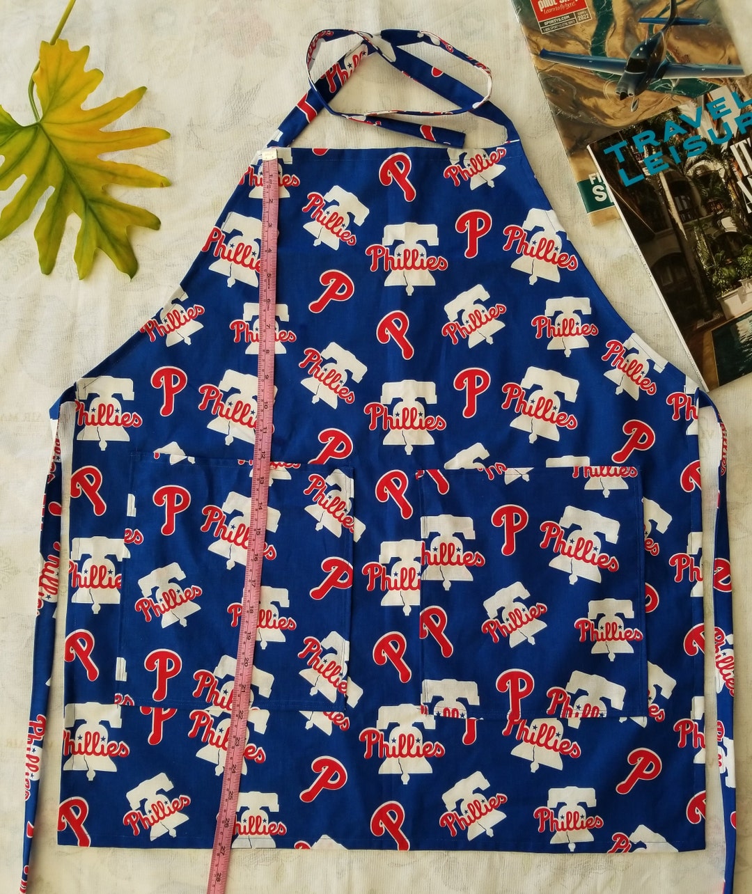 Philadelphia Phillies Adult Apron. Self Tie Straps With 2 Large Pockets ...