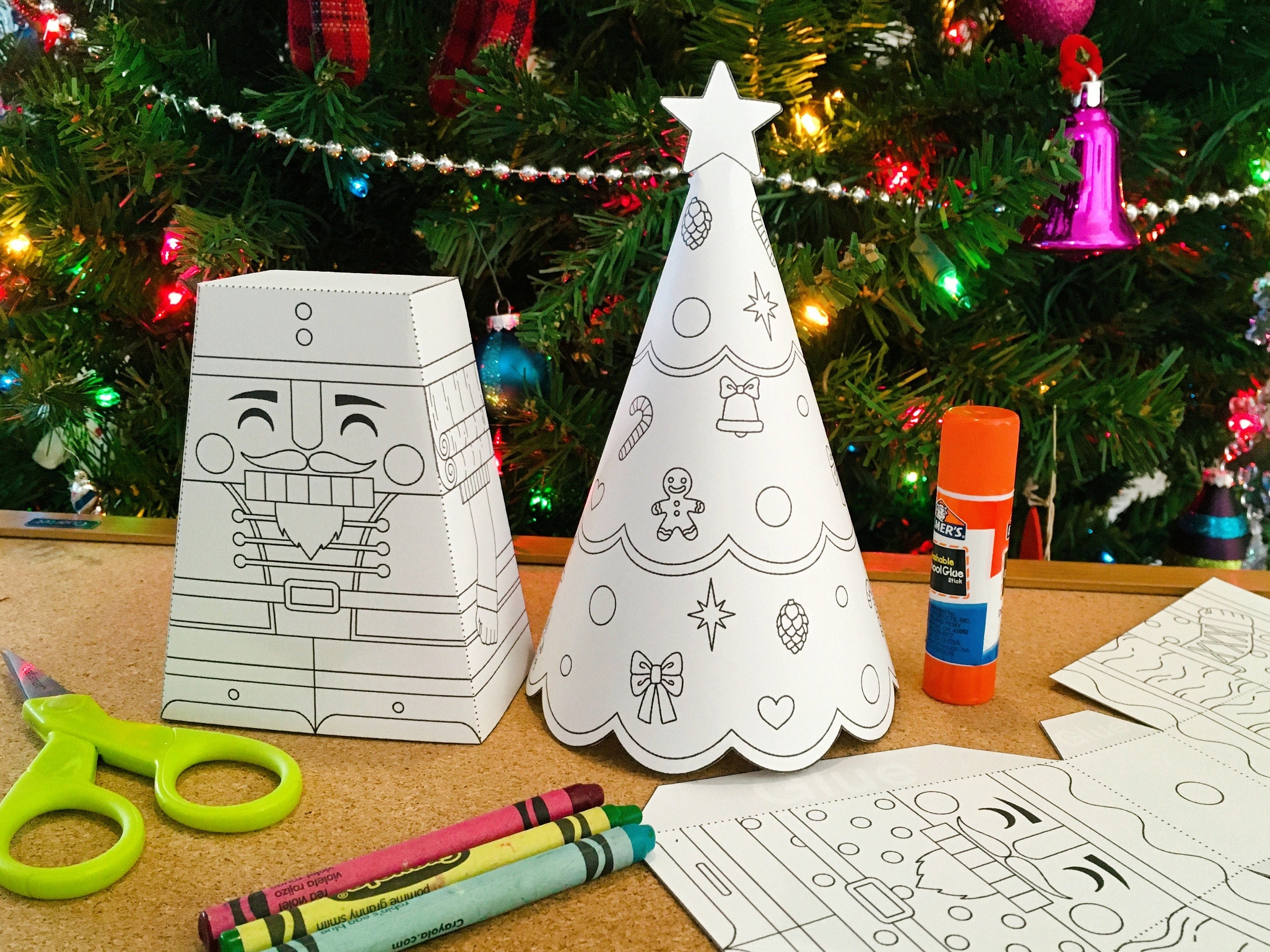 3D Coloring Page > 4 Nutcrackers & 1 Christmas Tree, 5 Black and White ...