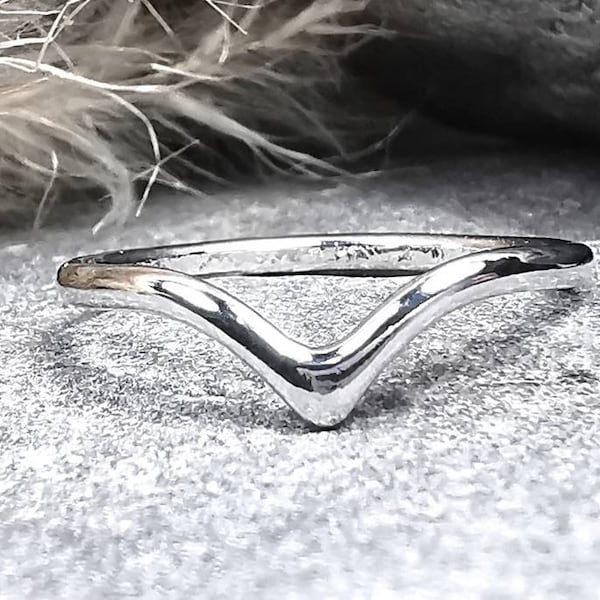 Wishbone Ring - Etsy UK