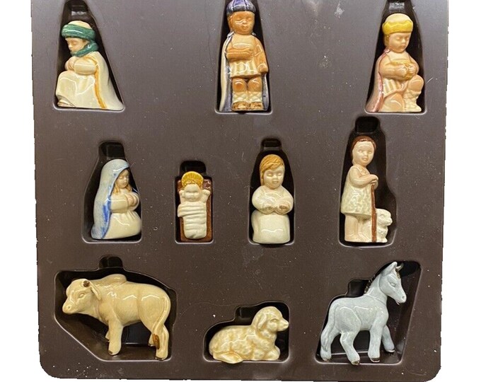 Vtg GOEBEL W Germany 10 Piece Mini Nativity Set Figurines Beige & Gold ...