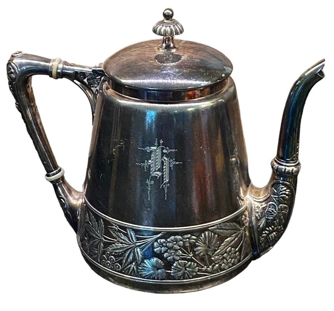 MERIDEN Silverplate Co. Quadruple Plate 1438 Floral TEAPOT Monogram R ...