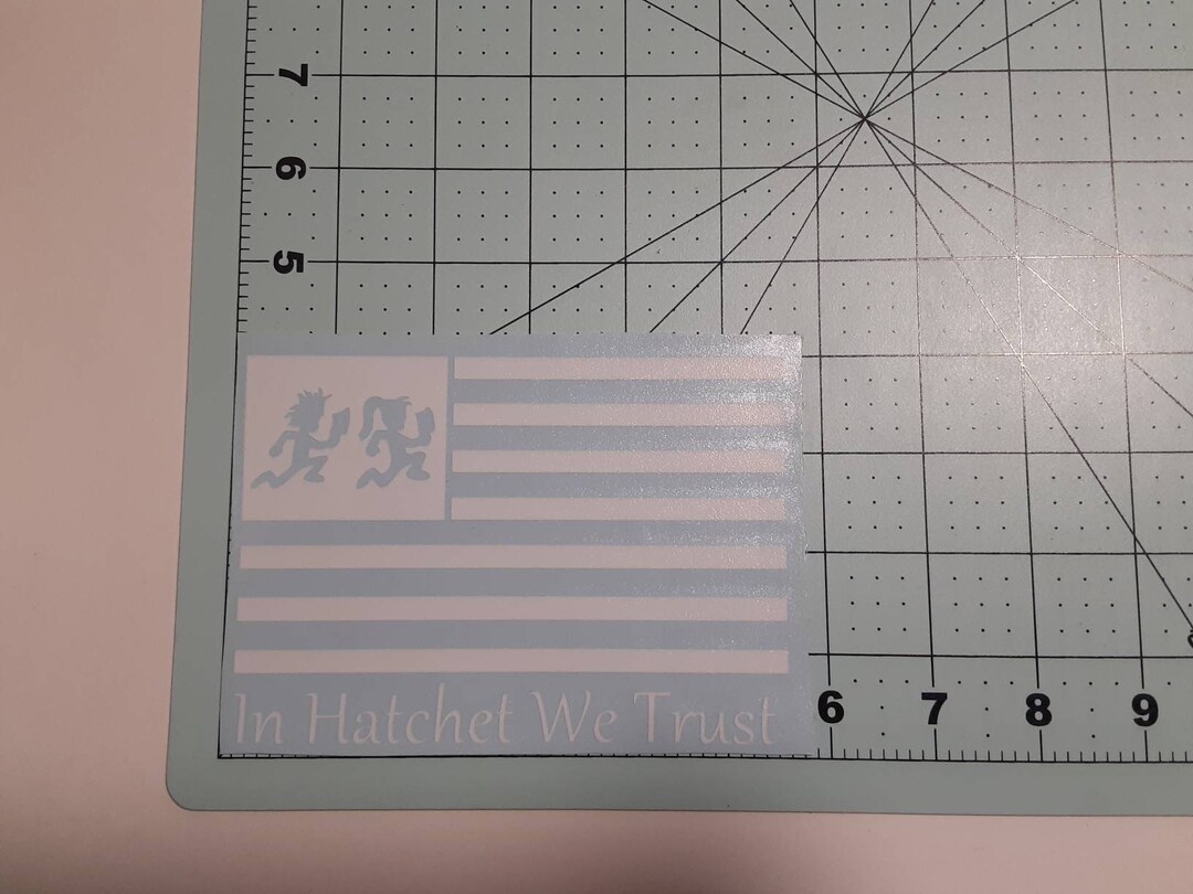 Chez Hatchet, nous faisons confiance à Decal. Hatchet homme et Hatchet ...