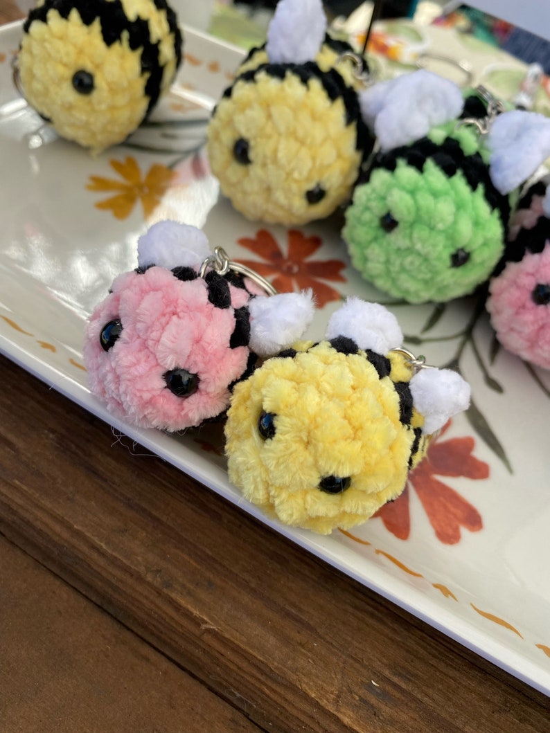 Bee Keychain - Etsy