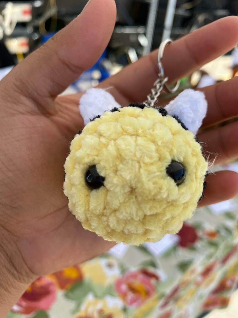 Bee Keychain - Etsy