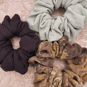 Light Brown Vintage Paisley Hair Scrunchie // 90s Scrunchies, Fluffy ...