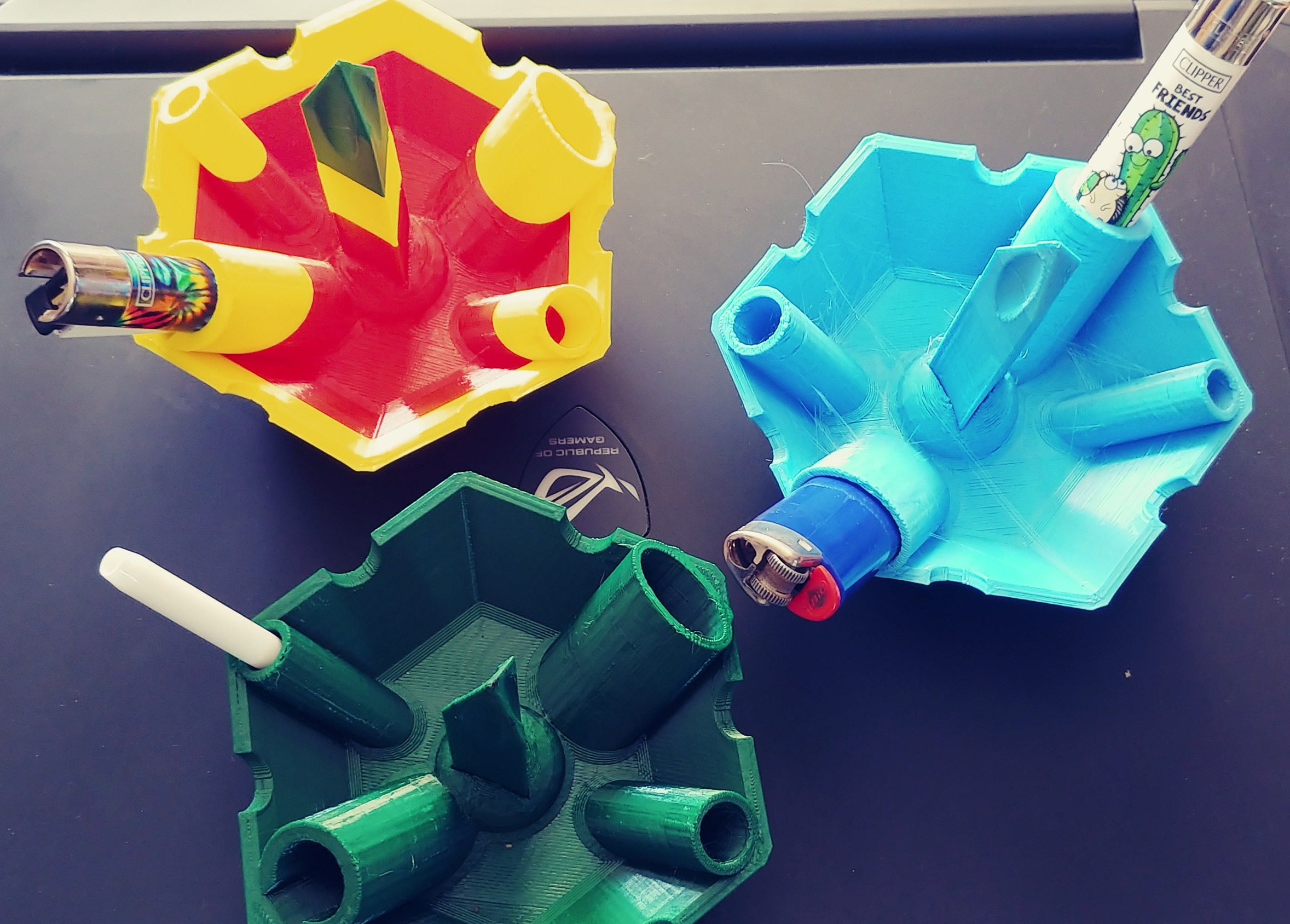 3D Printed All in 1 Ash Tray With Collapsible Glass Cleaning Debowler ...