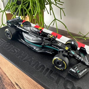 Lewis Hamilton F1 1:43 Mercedes Diecast Model Car on Formula 1 Track ...